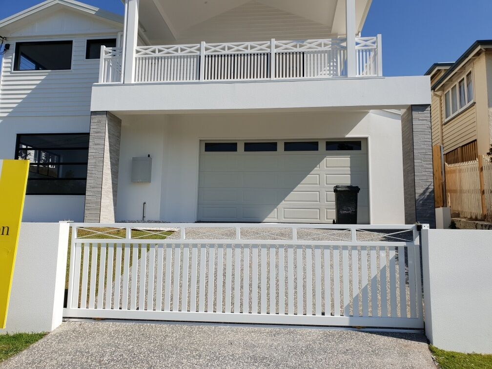 Hamptons Style Aluminium Gates, Balustrade & Fencing | The Fab Company